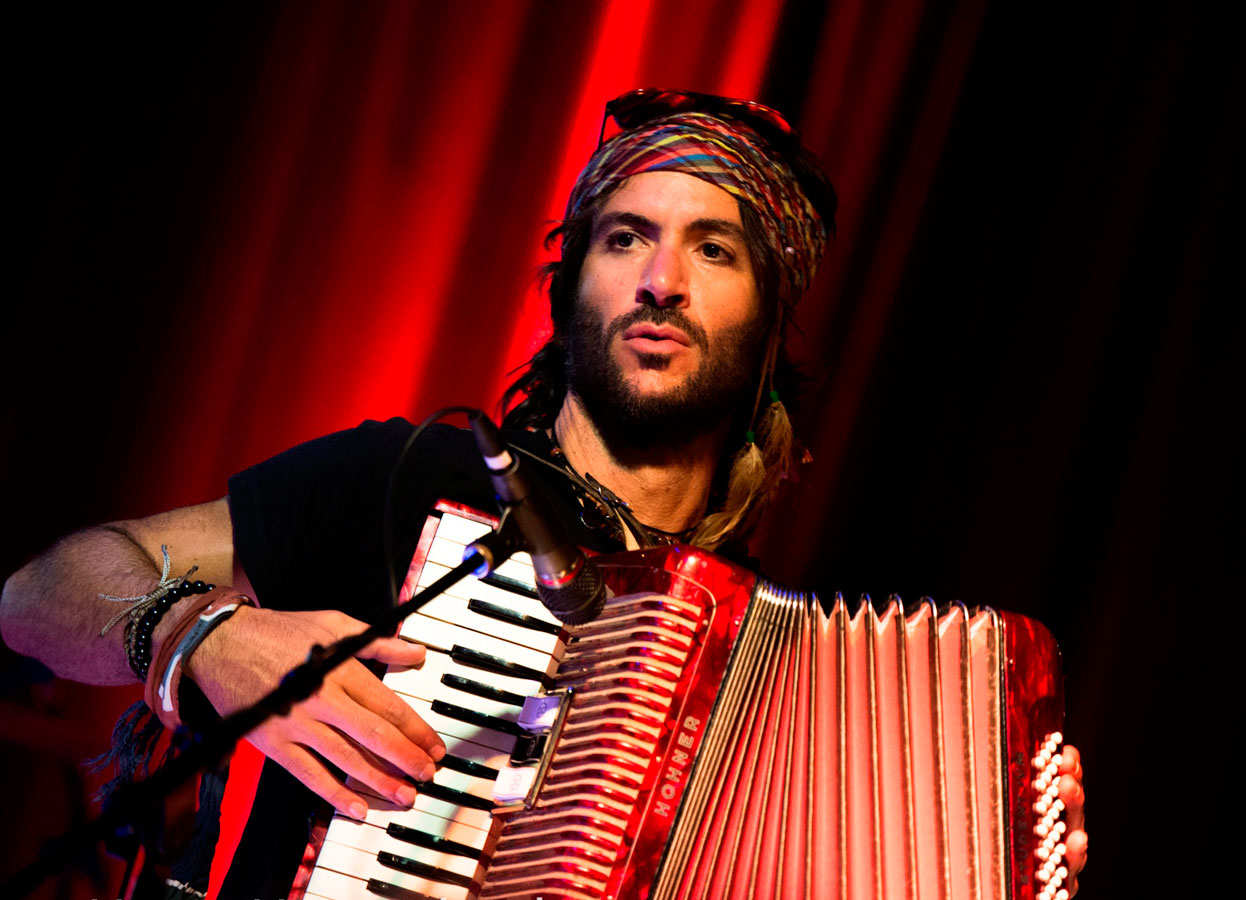 Index of /images/artists